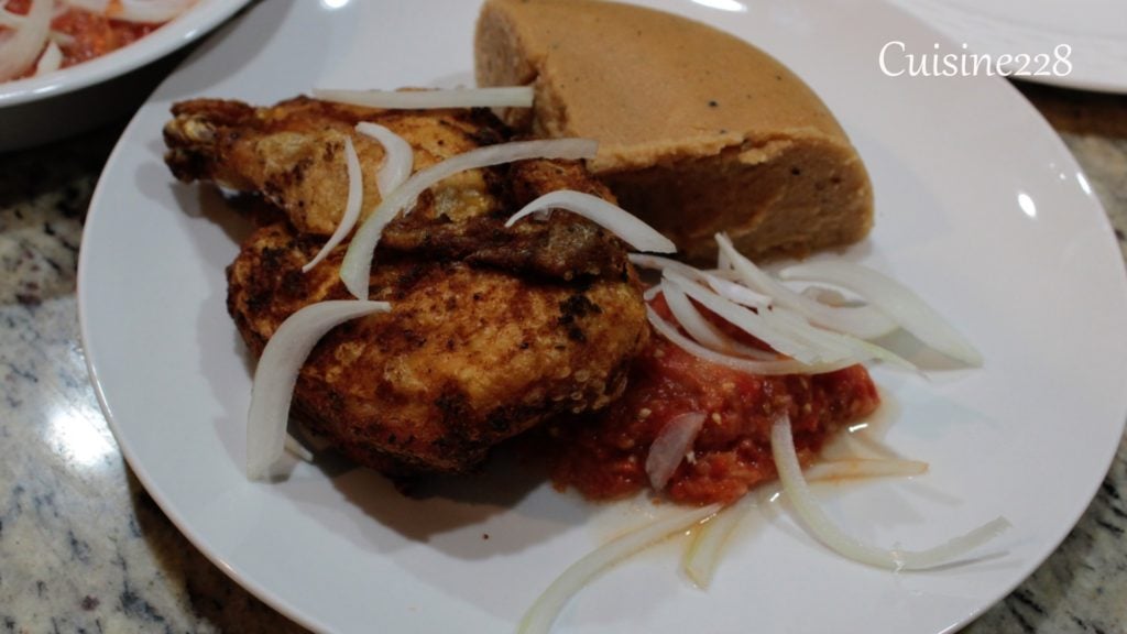 Djinkoumè (Amiwo) au poulet - Cuisine228